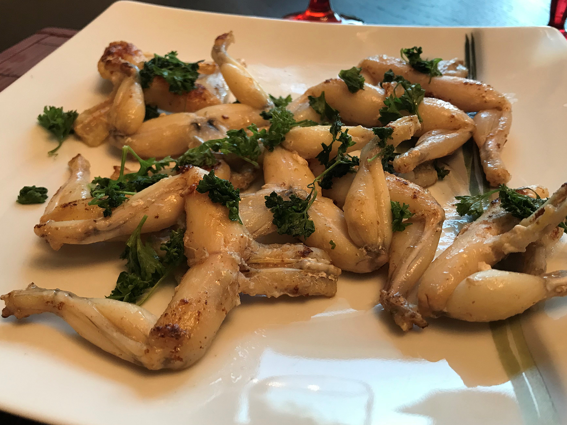 Où manger des cuisses de grenouilles en Pays Horloger